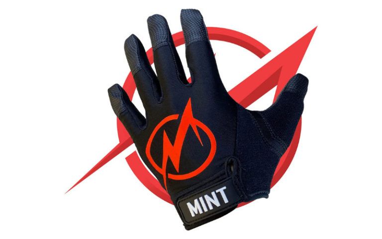 Best Ultimate Frisbee Gloves 2021 - Reviews and Buying Guide - Backyard ...