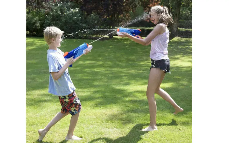 Best Air Pressure Water Gun (10 Best to pick) - Backyard Caring