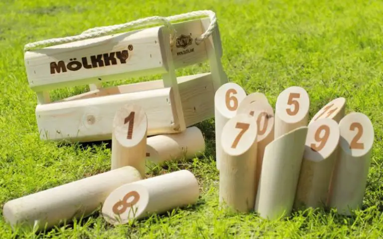 How to Play Molkky Game (Rules and Setup) - Backyard Caring