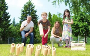 How to Play Molkky Game (Rules and Setup) - Backyard Caring