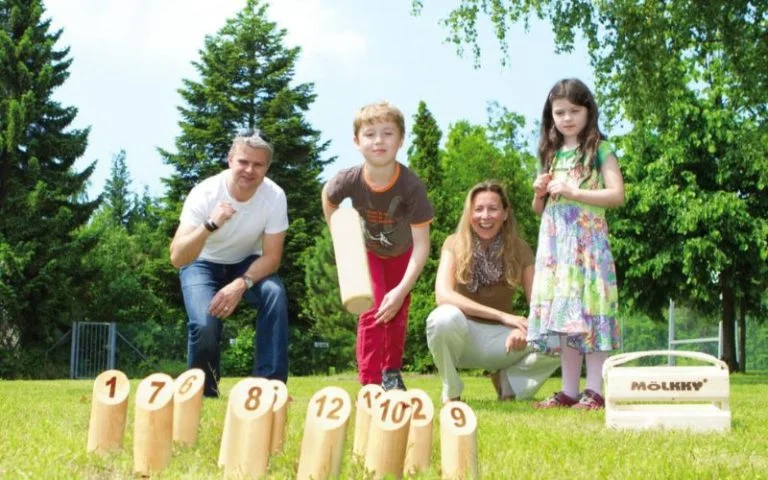 How to Play Molkky Game (Rules and Setup) - Backyard Caring